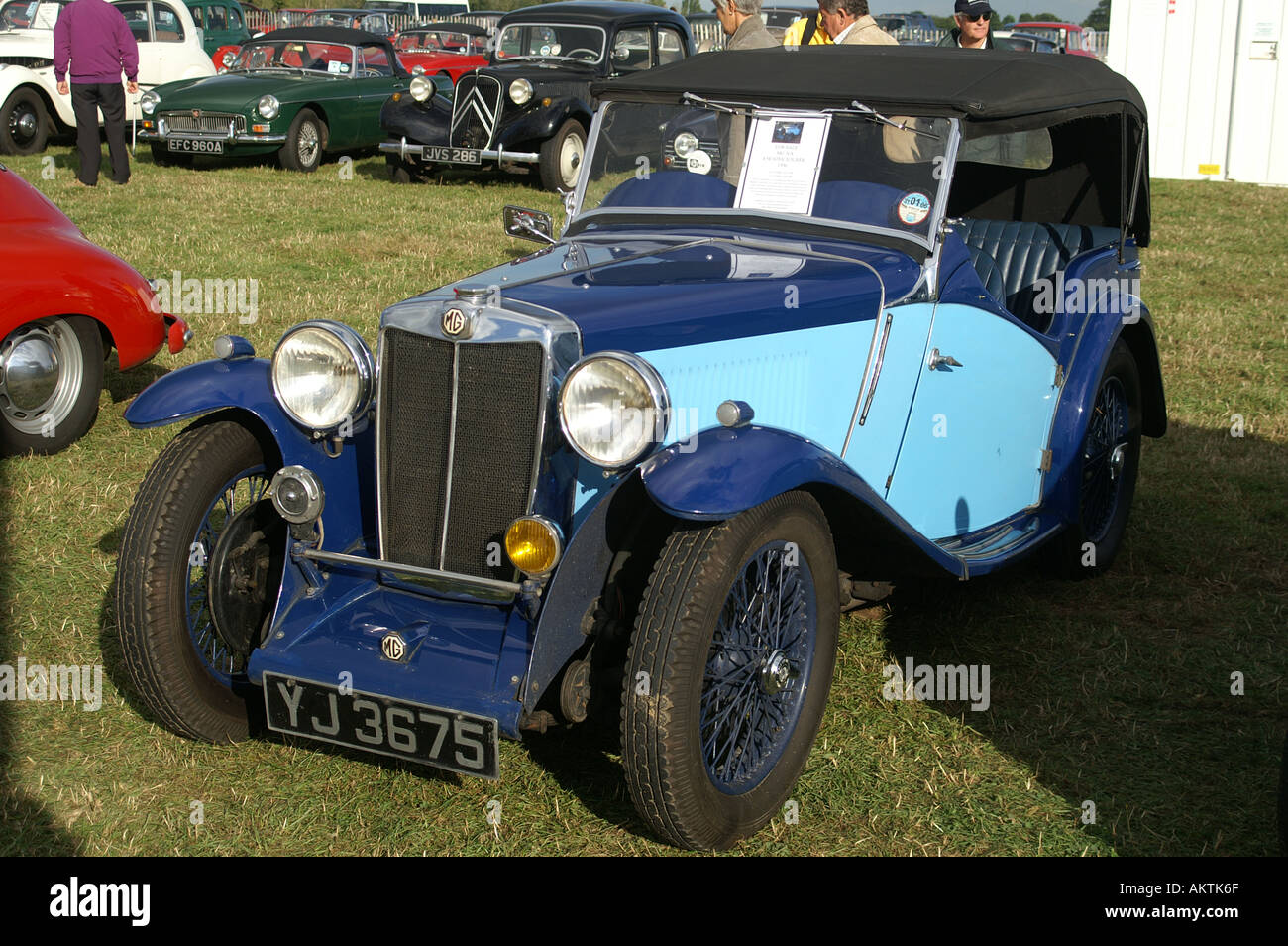 Morris Garages Cars High Resolution Stock Photography and Images - Alamy