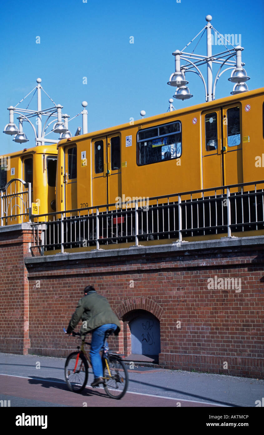 Train station warschauer strasse hi-res stock photography and images ...