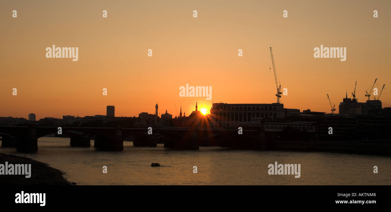 River Thames Sunset Stock Photo - Alamy
