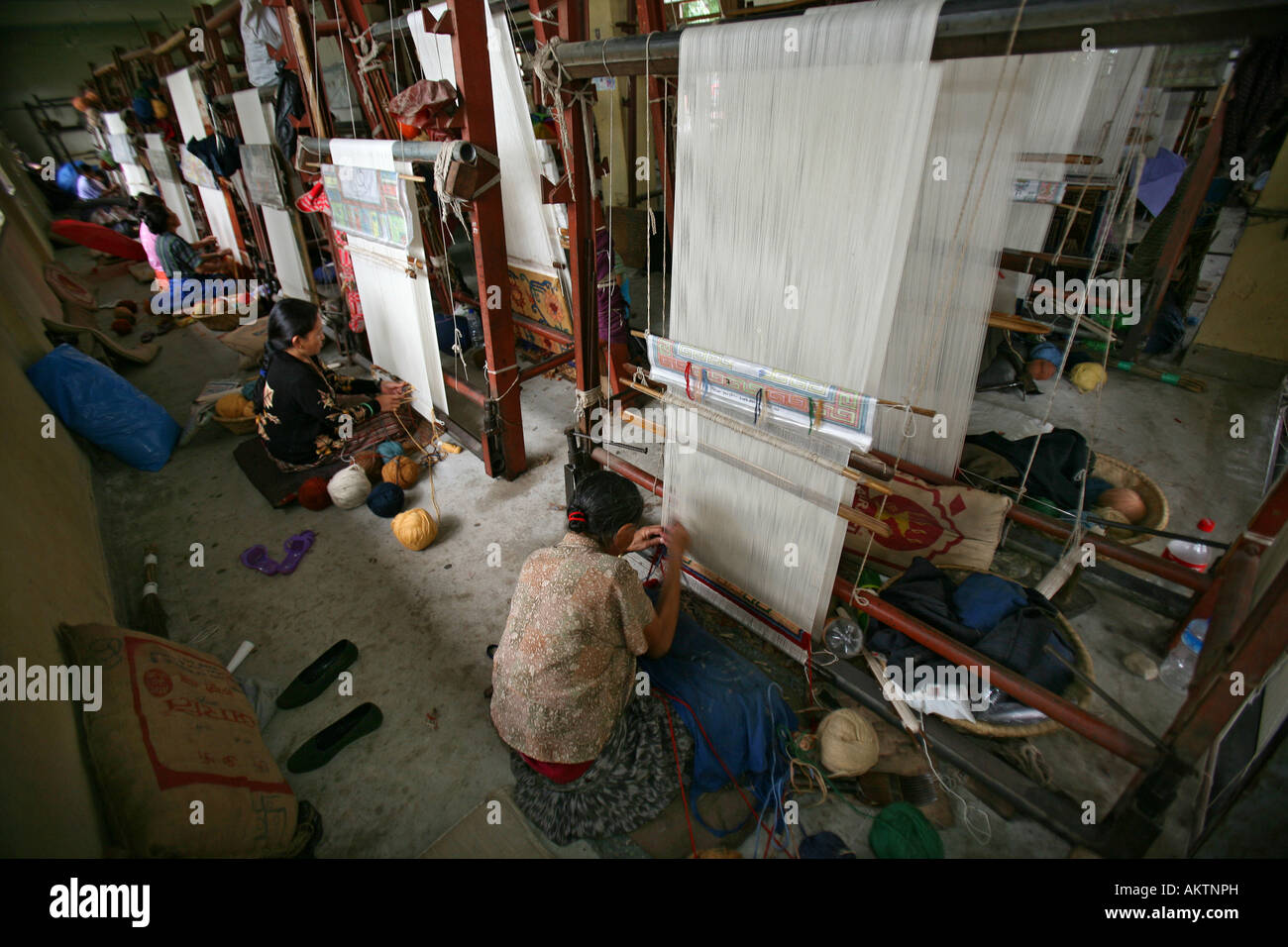 Carpet weaving in kathmandu nepal hi-res stock photography and images ...