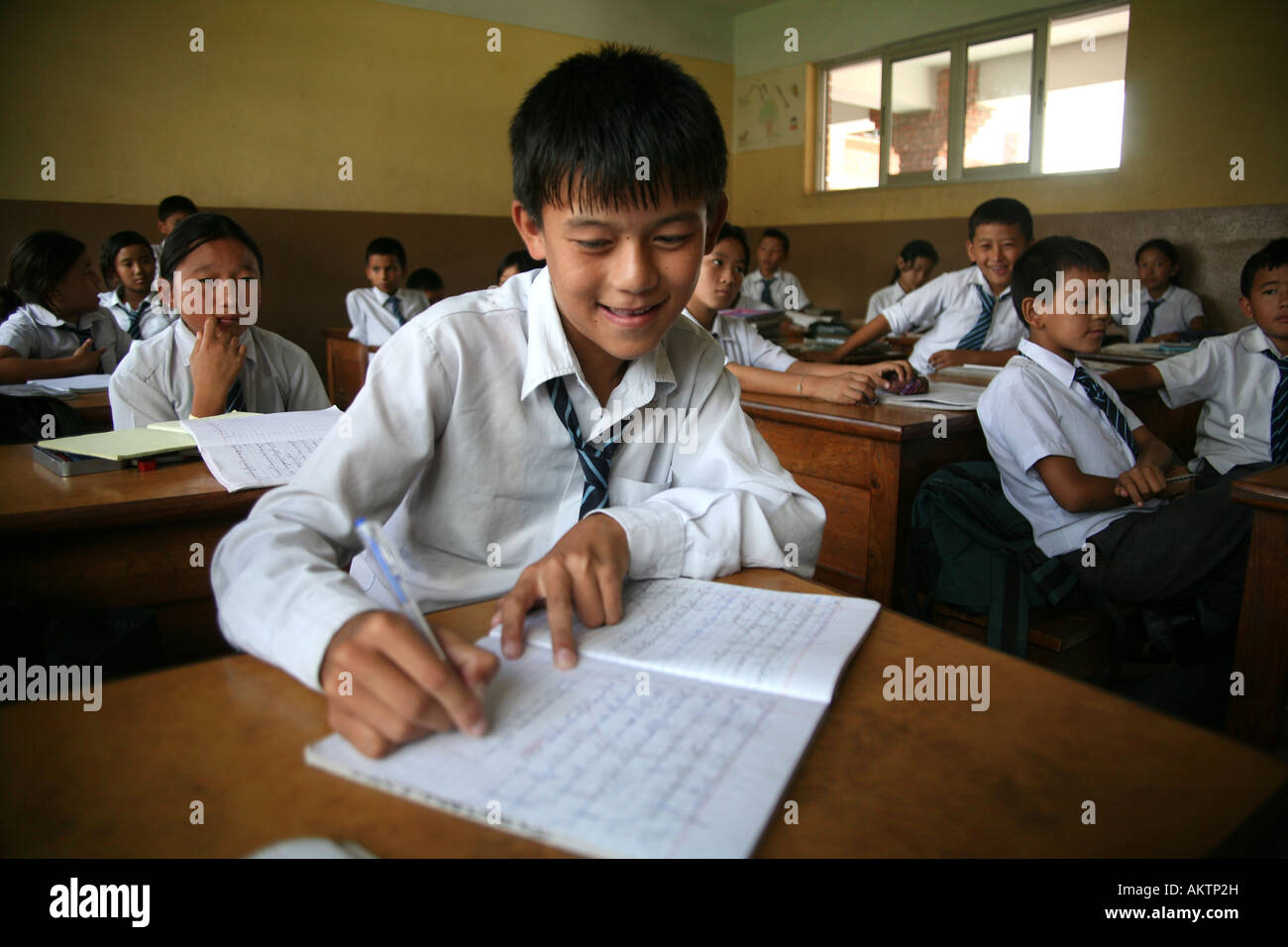 Nepal school student in class hi-res stock photography and images - Alamy
