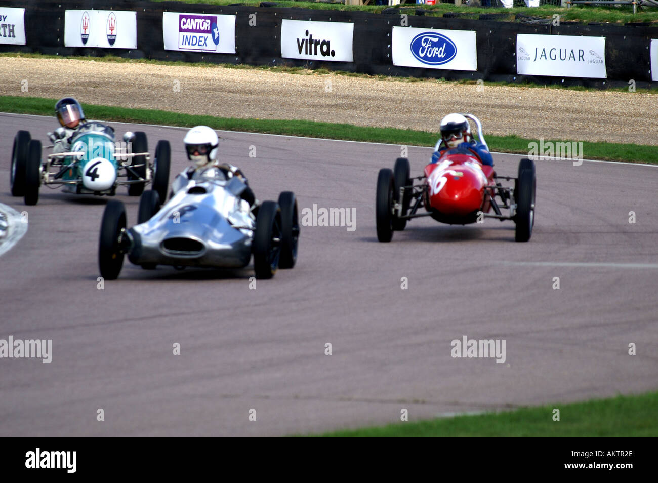Racing cars at Goodwood circuit Stock Photo - Alamy