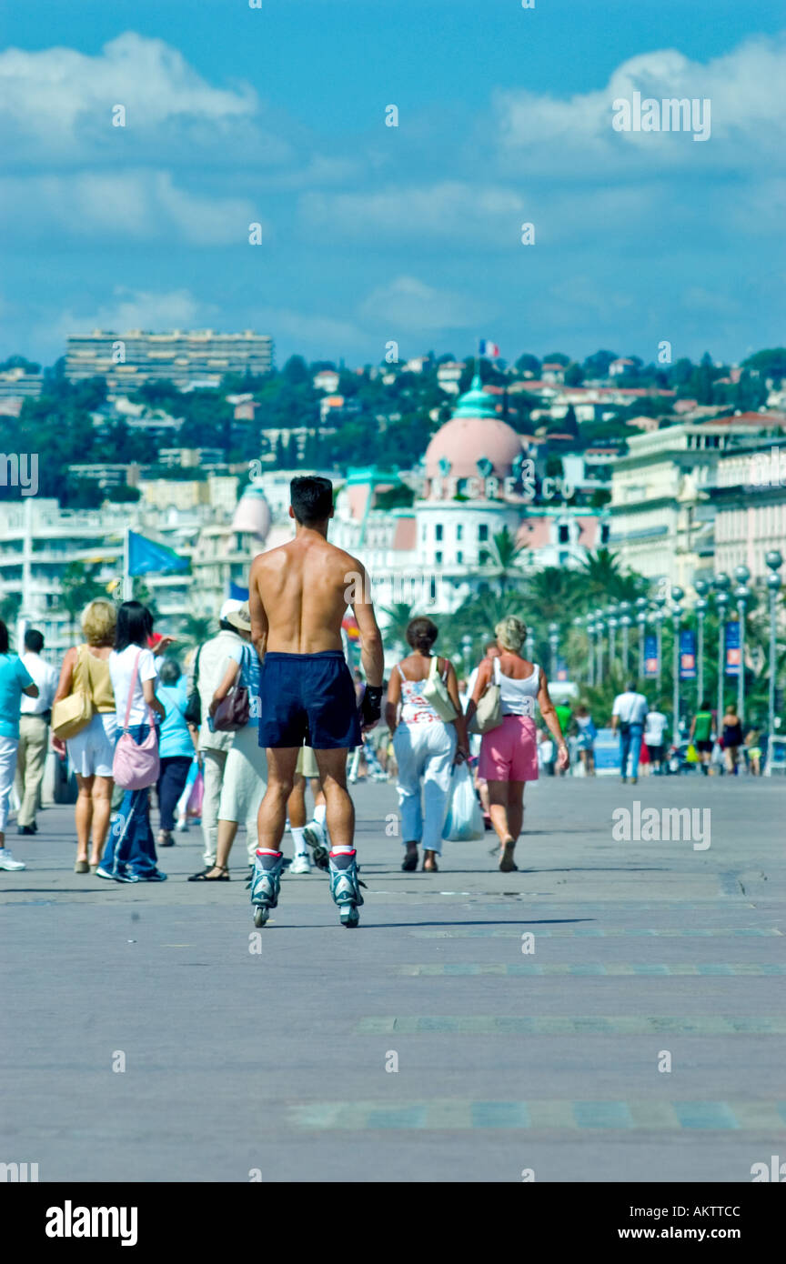 Busy beach scene hi-res stock photography and images - Alamy