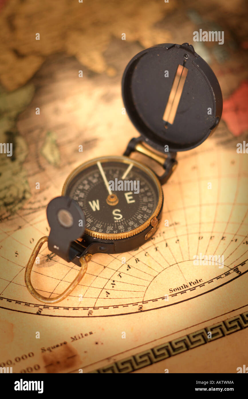 Magnetic compass hi-res stock photography and images - Alamy