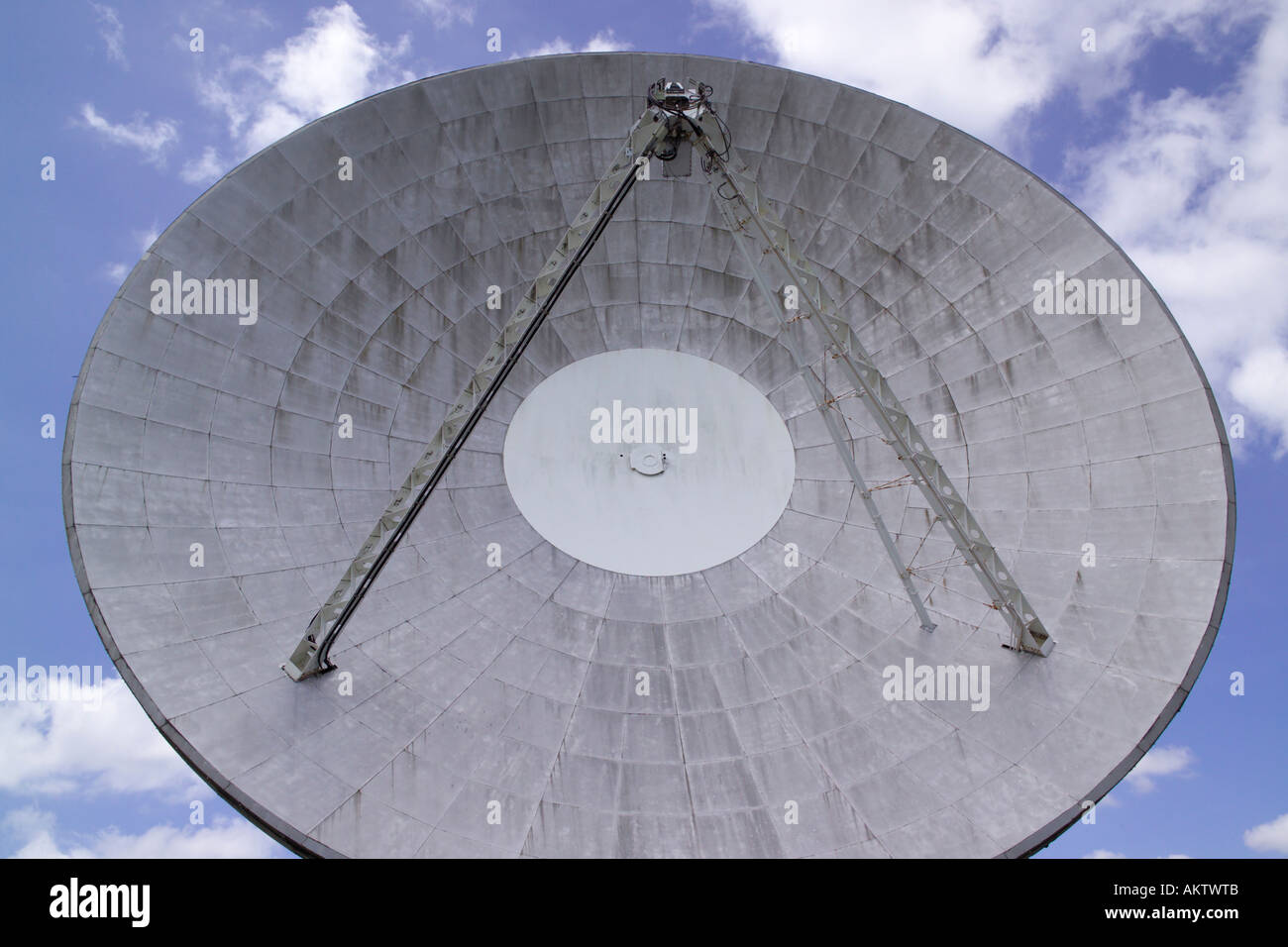 Arthur Parabolic Dish at BT Goonhilly Satellite Earth Station, Lizard ...