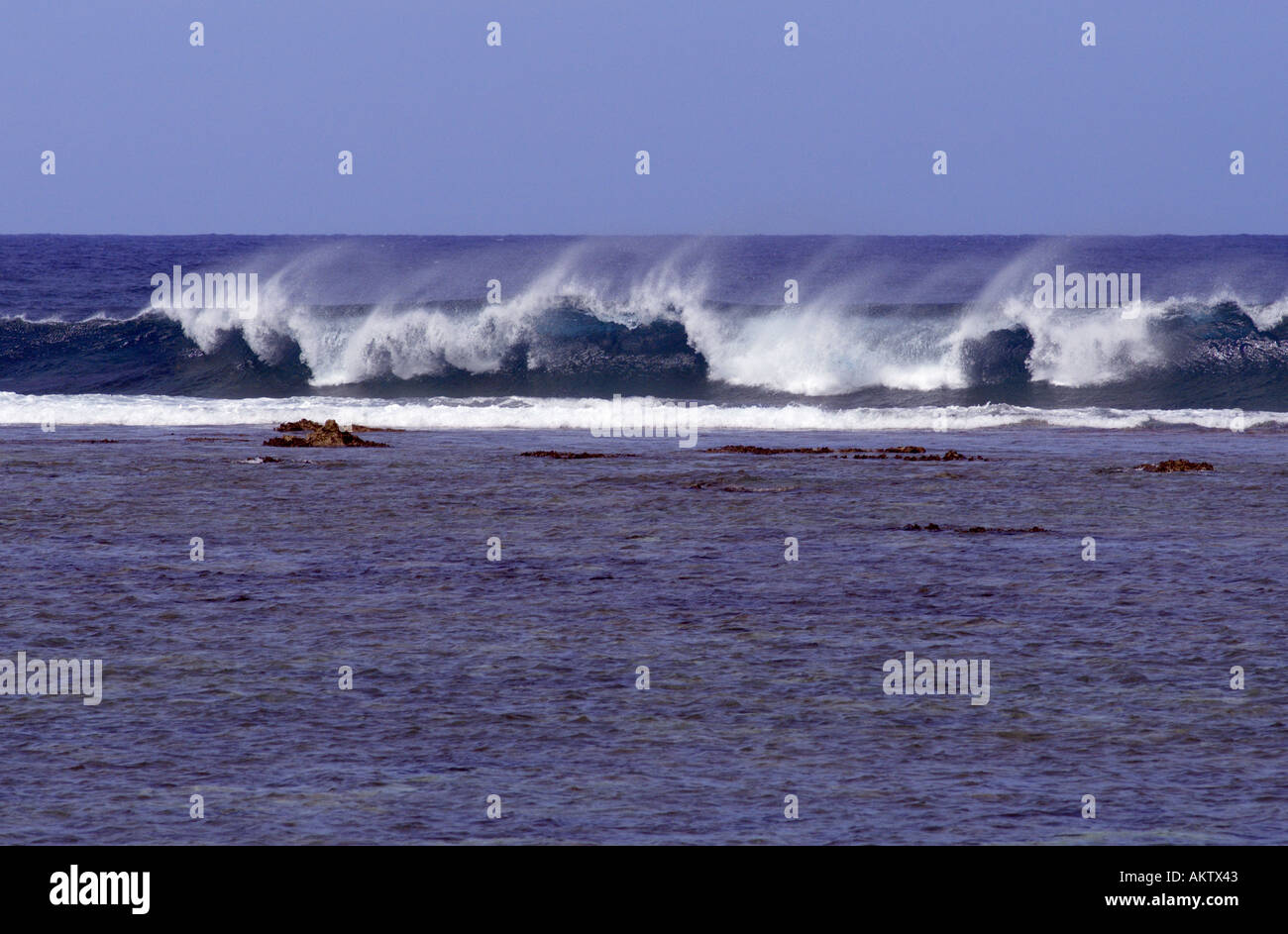 Indian ocean powerful waves crashing hi-res stock photography and ...