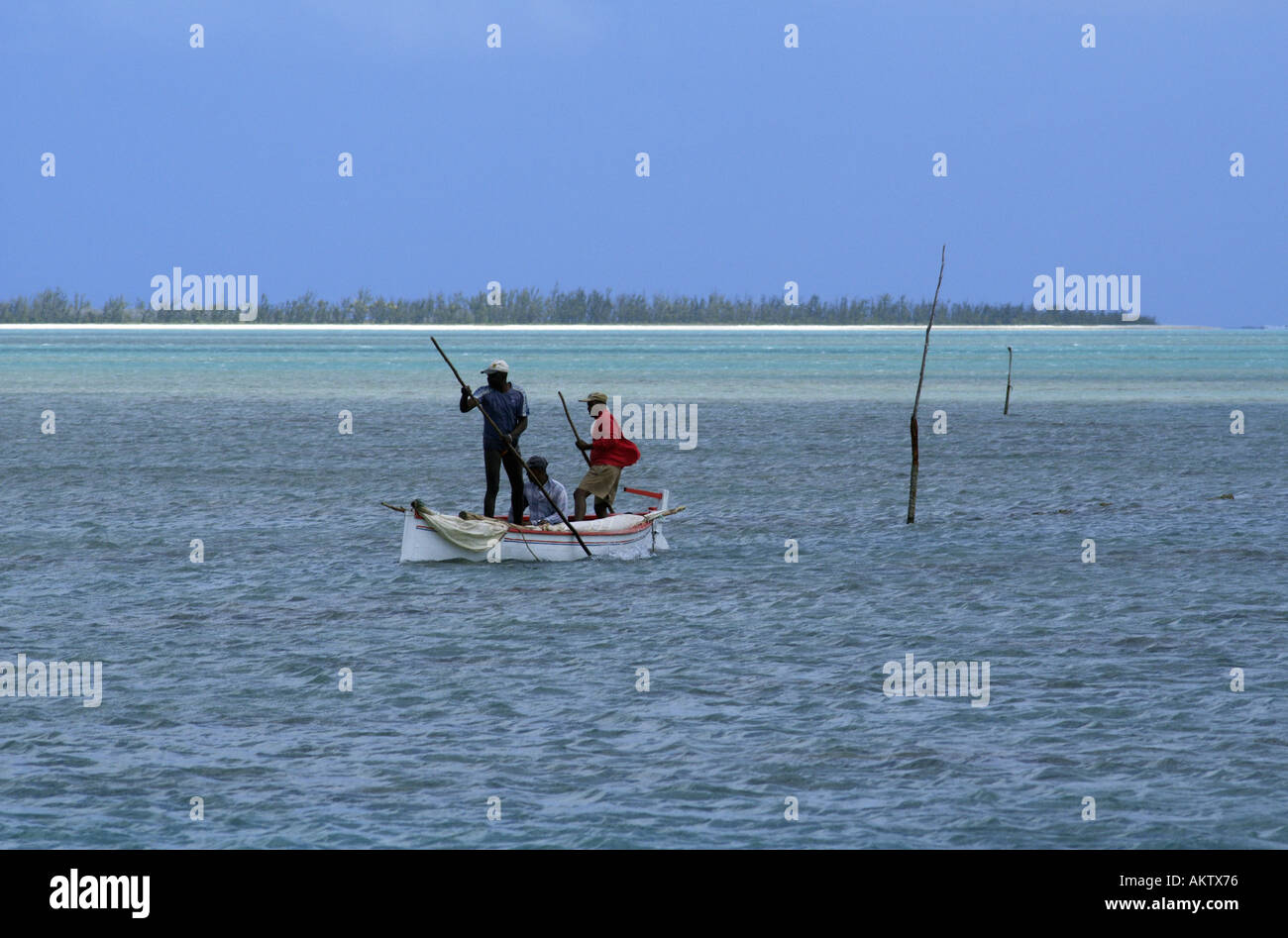 Small punt hi-res stock photography and images - Alamy