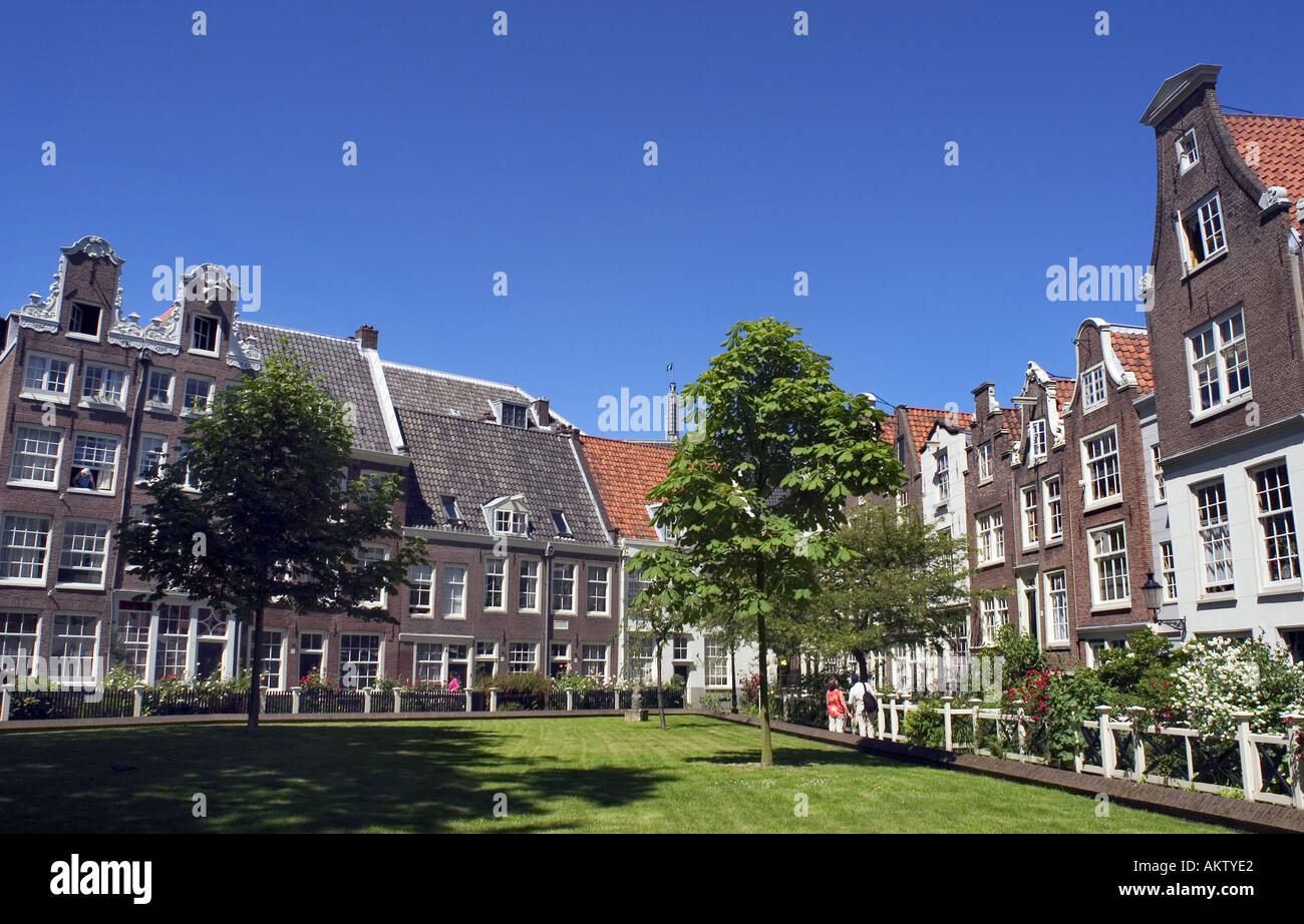 The Begijnhof in central Amsterdam Stock Photo - Alamy