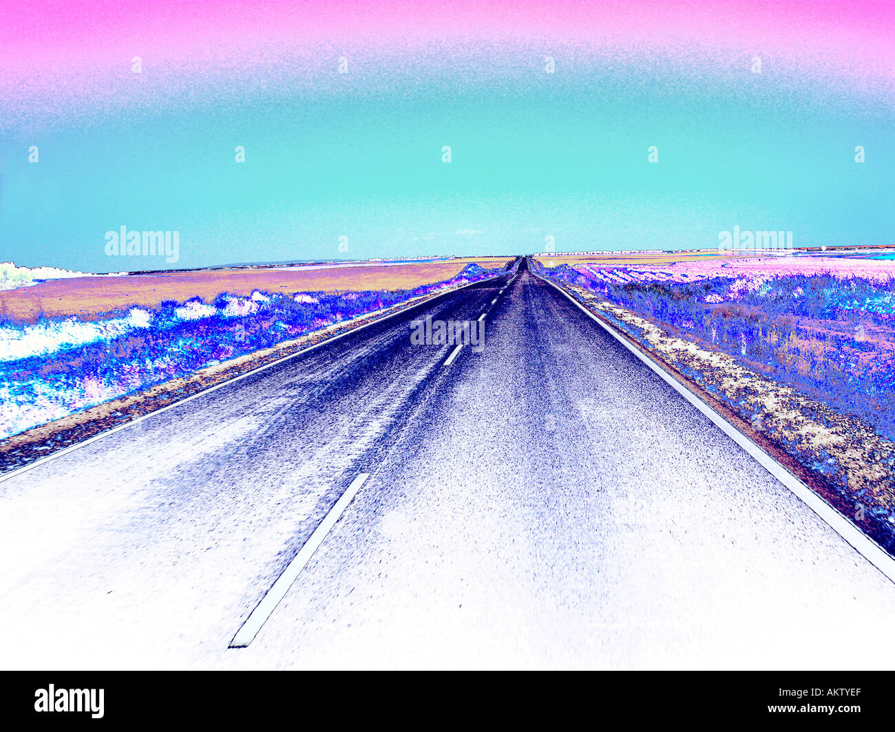 Straight road into horizon hi-res stock photography and images - Alamy