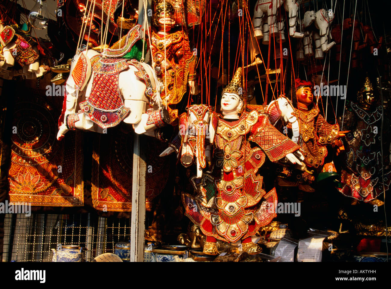 Thaipuppets hi-res stock photography and images - Alamy