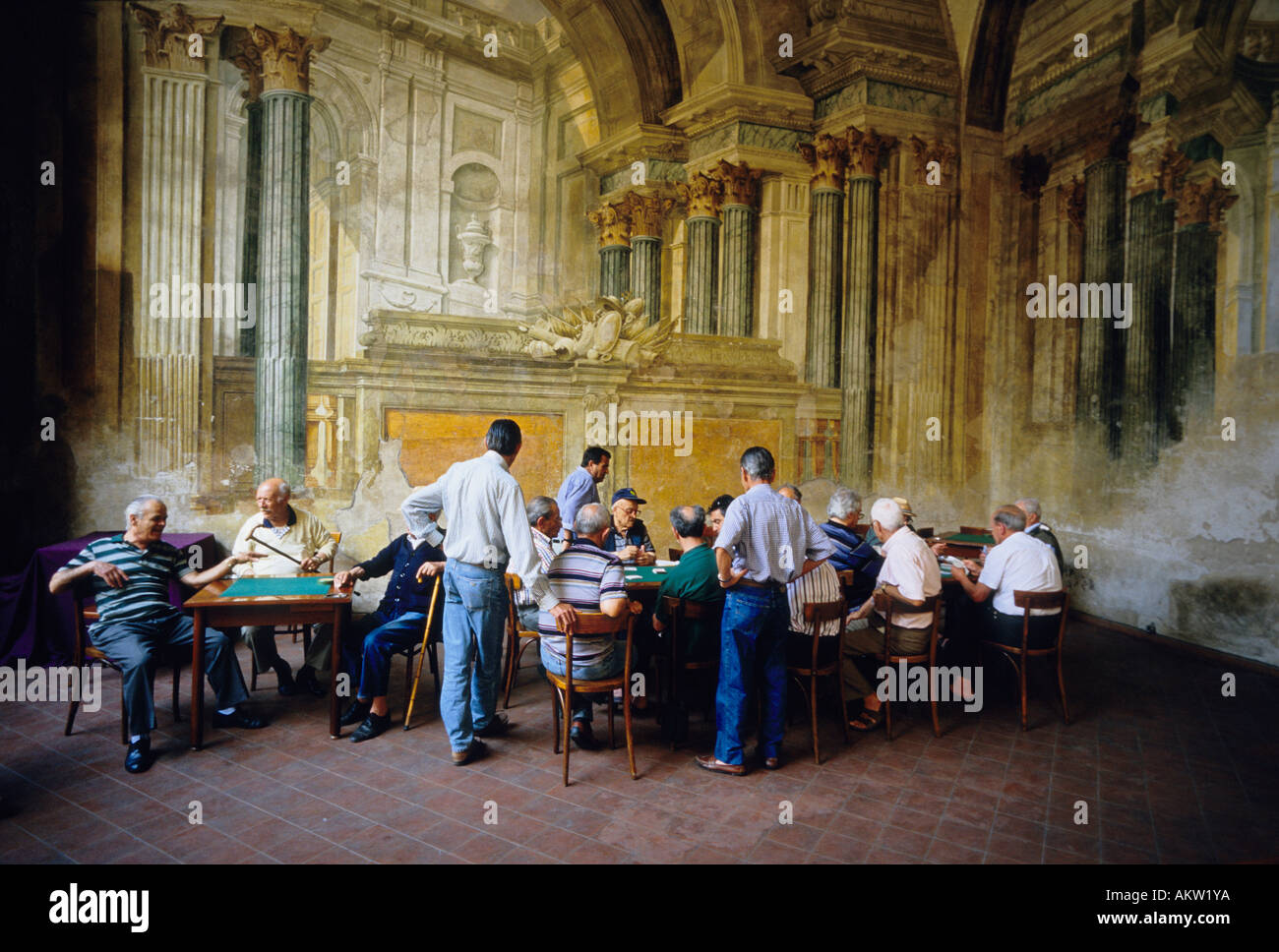 Italian playing cards hi-res stock photography and images - Alamy