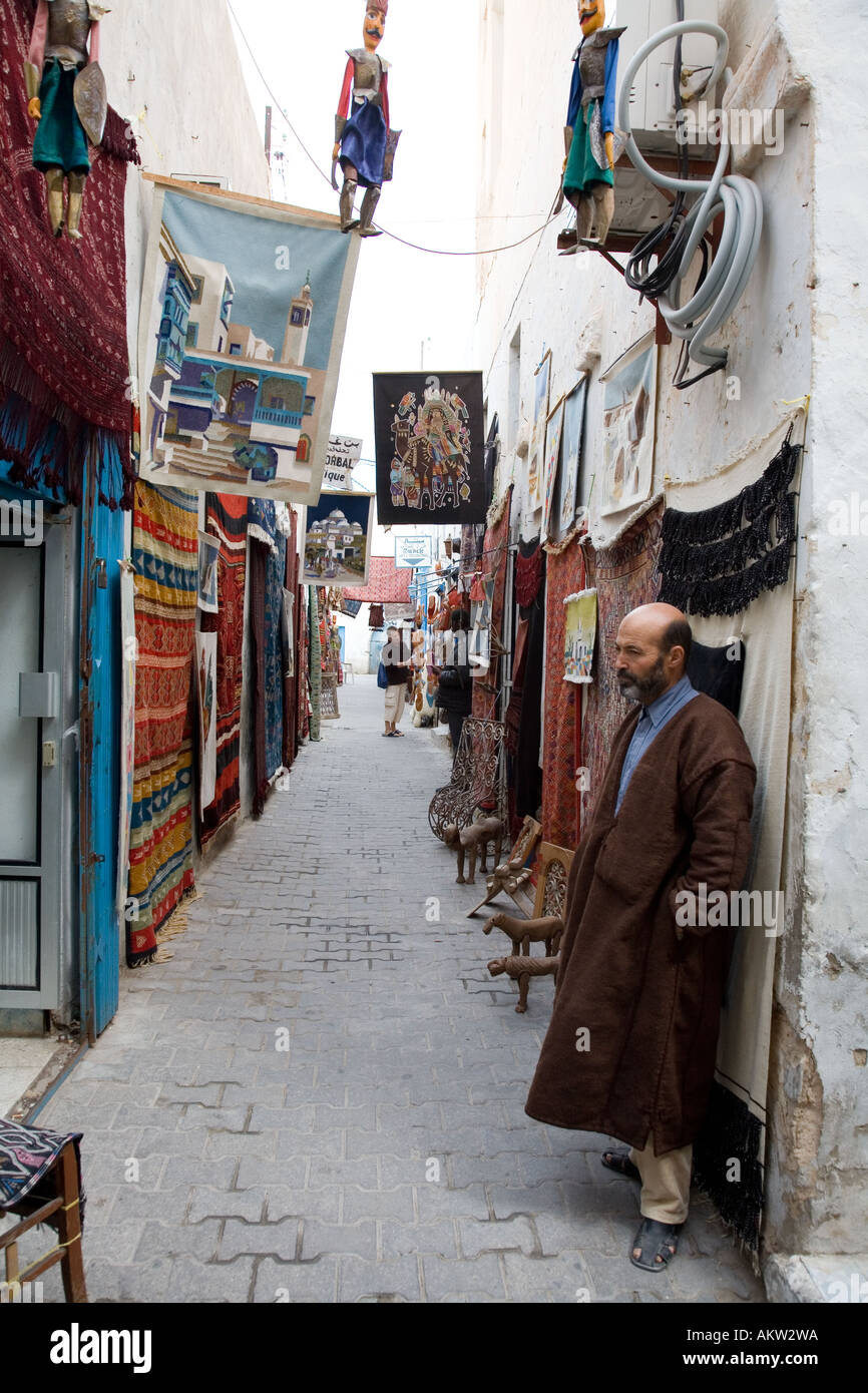 Narrow street in Houmt Souk Djerba Tunisia Stock Photo - Alamy