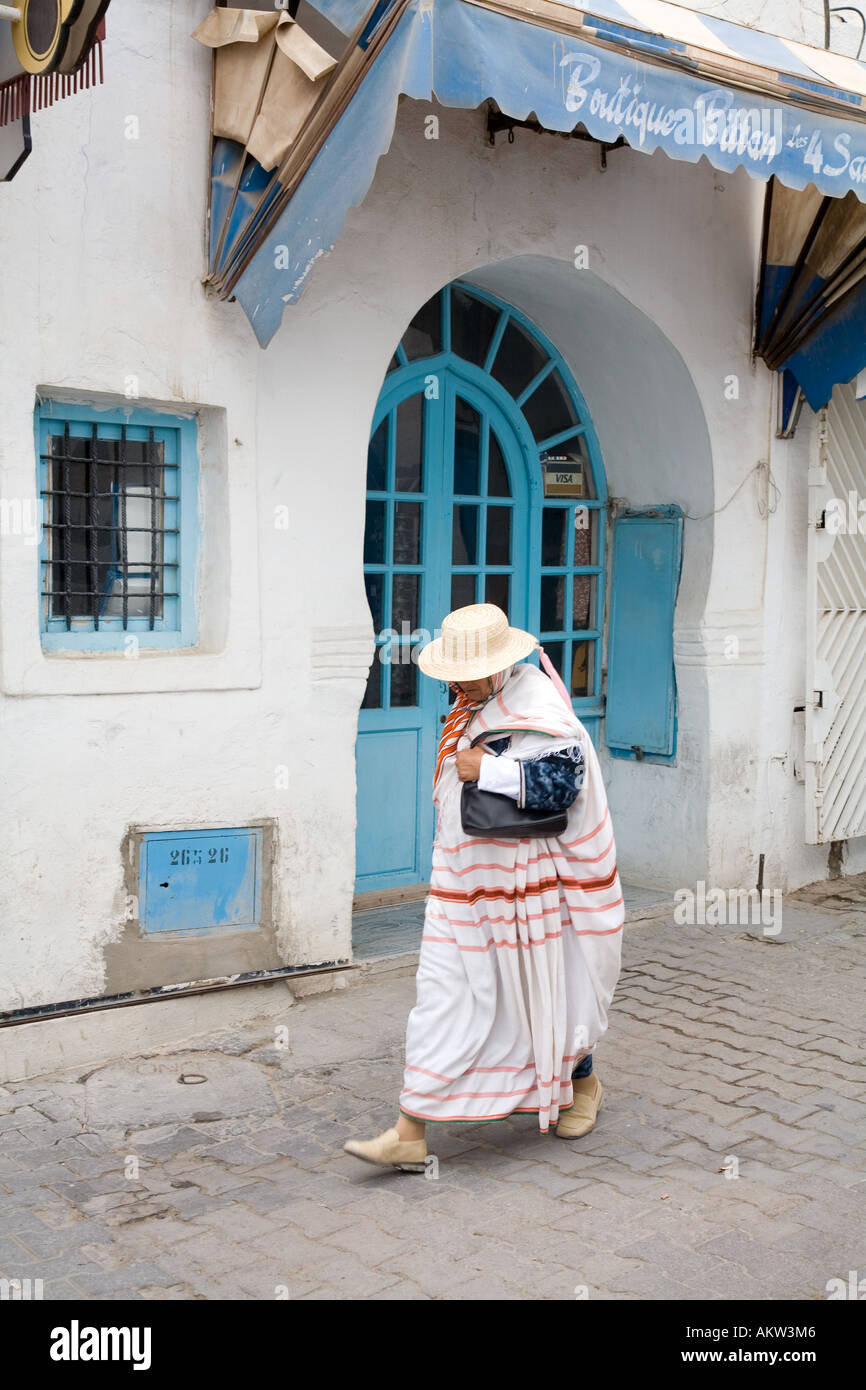 Woman wearing traditional veil hijab Djerba Tunisia Stock Photo - Alamy