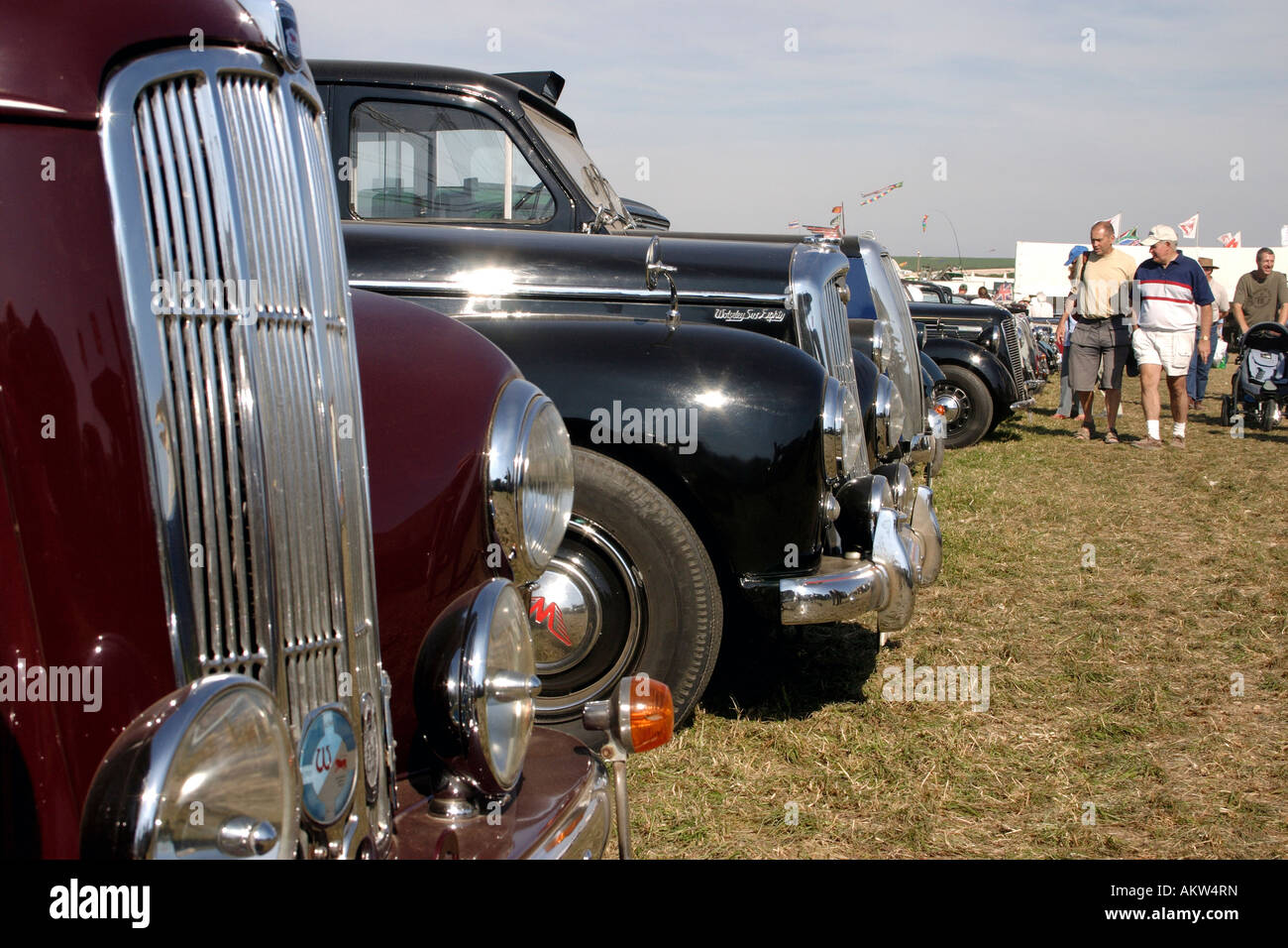 Vintage cars on display at Great Dorset Steam Rally 2005 Stock Photo ...