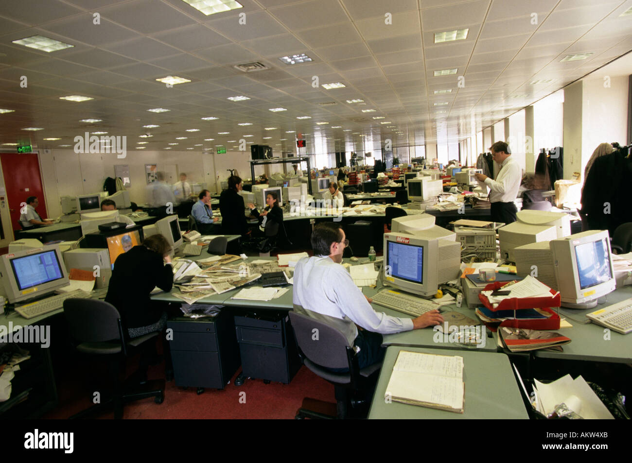 Daily mirror newspaper hi-res stock photography and images - Alamy