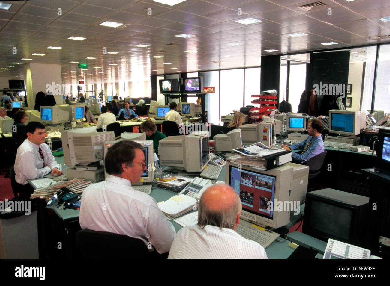 inside the Daily Mirror newspaper editorial offices Stock Photo - Alamy