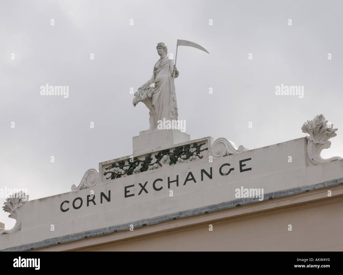 Statue of ceres the roman goddess of cereals hi-res stock photography ...