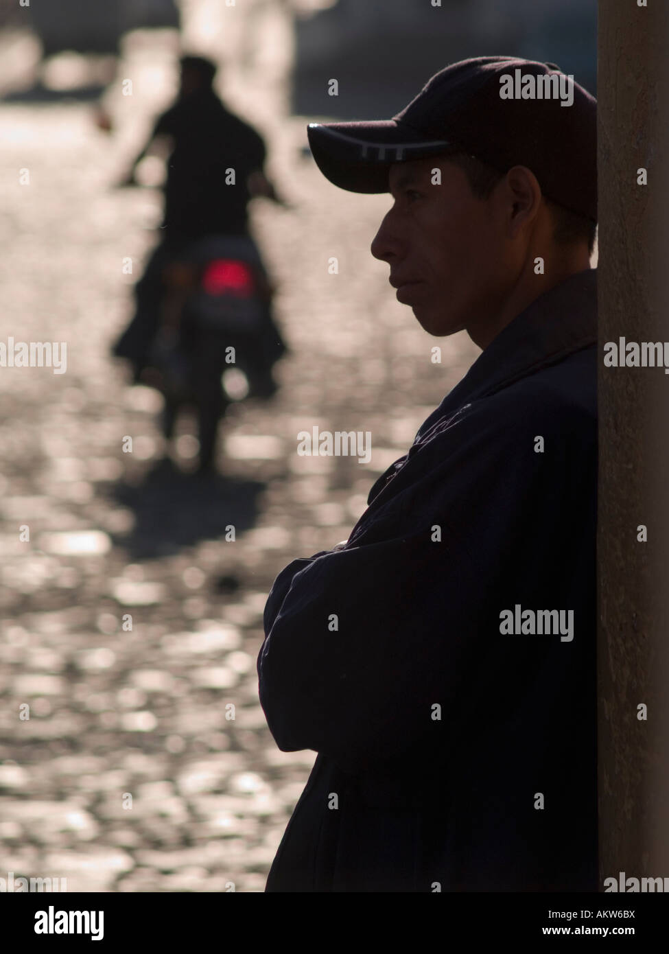 People waiting in the morning on the streets Stock Photo - Alamy