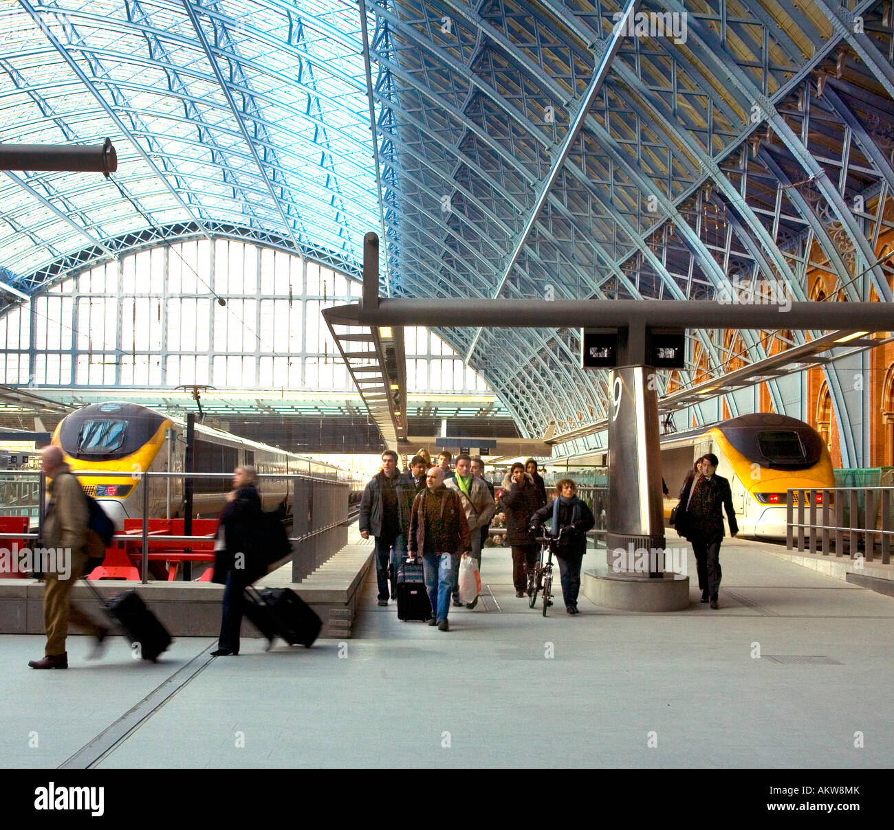 Saint Pancras Station new Eurostar Terminal in London Stock Photo - Alamy