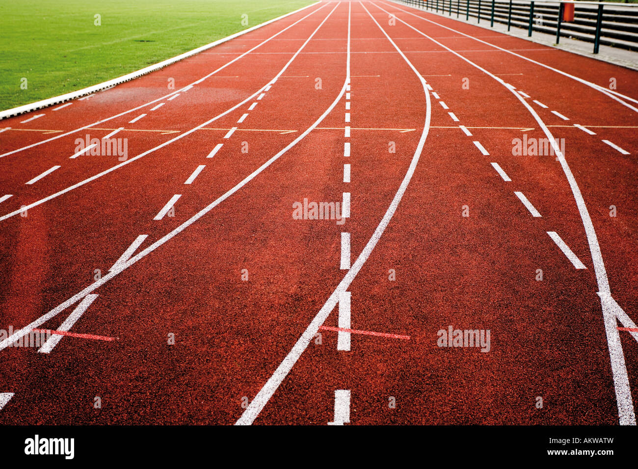 Curved track competition hi-res stock photography and images - Alamy