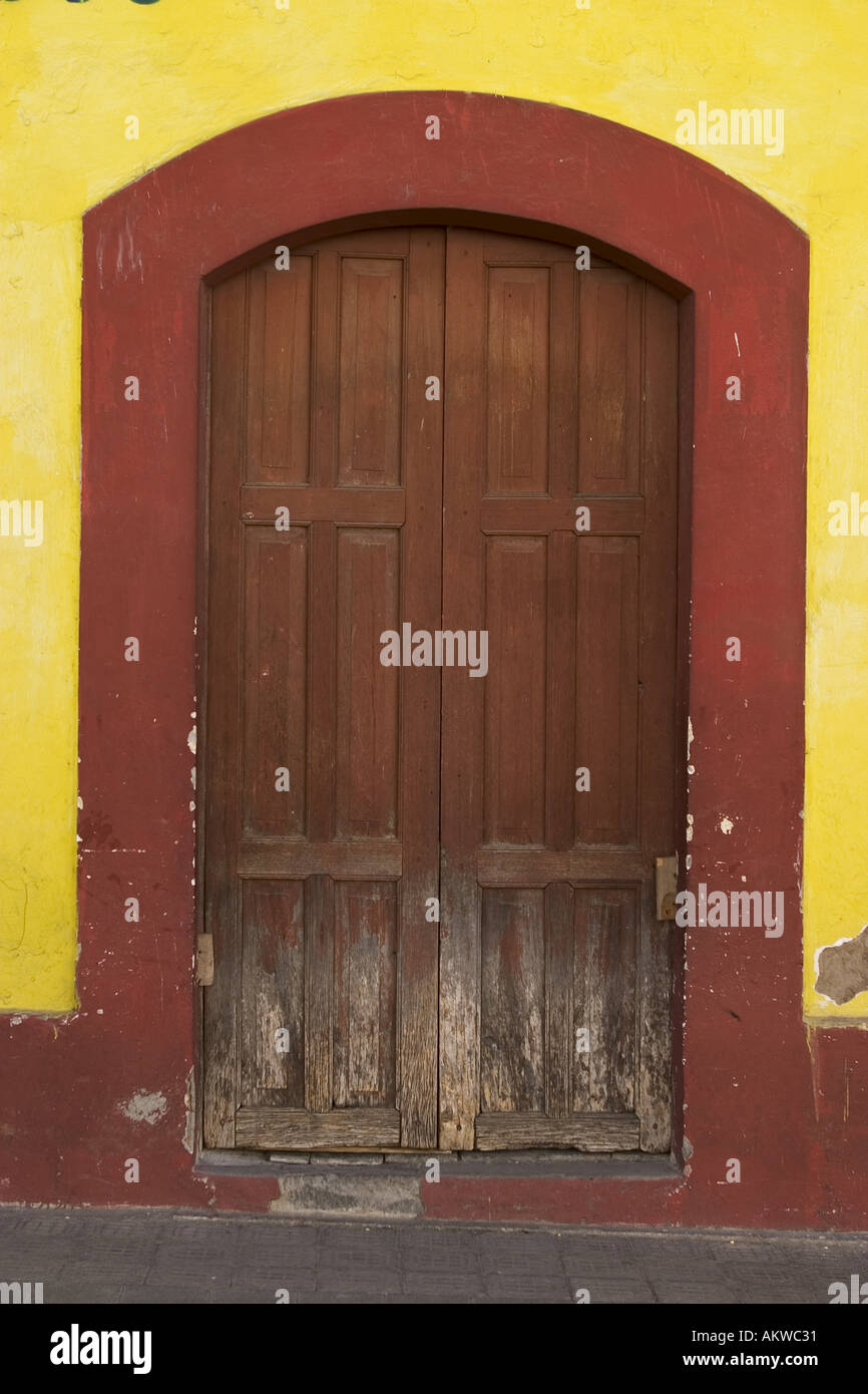 Stilted arch hi-res stock photography and images - Alamy