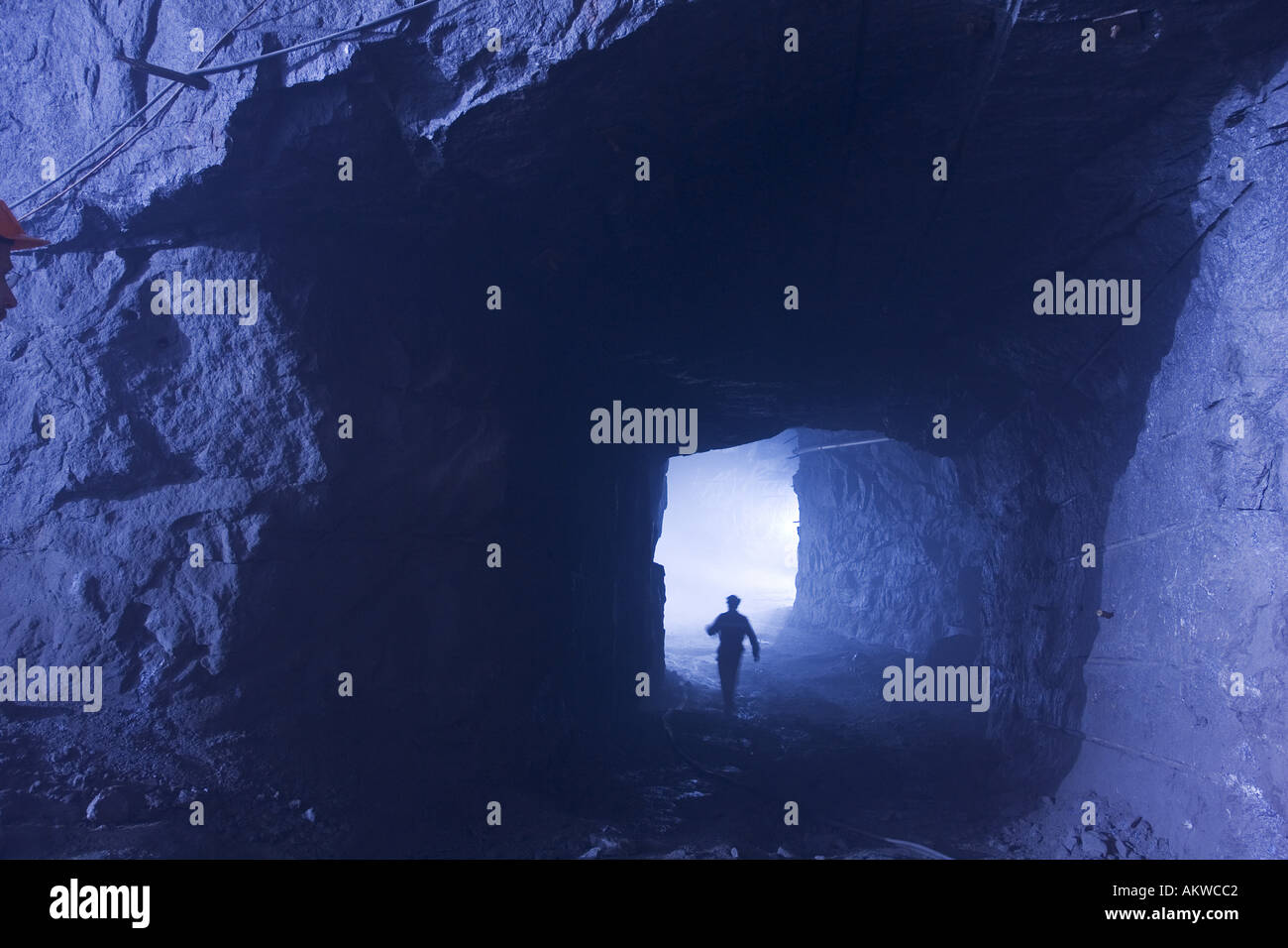 Notched wire hi-res stock photography and images - Alamy