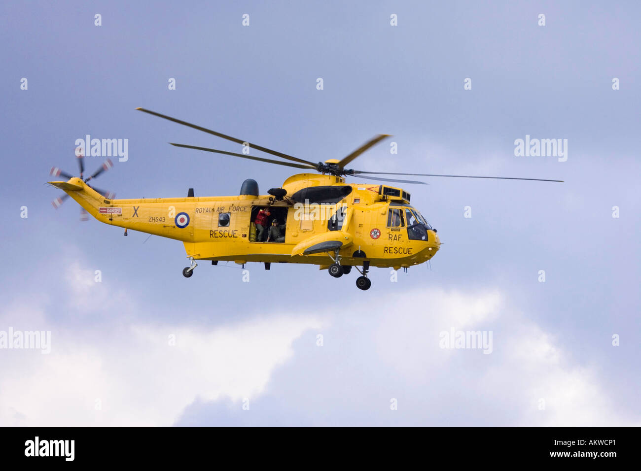 Raf rescue helicopter flying hi-res stock photography and images - Alamy