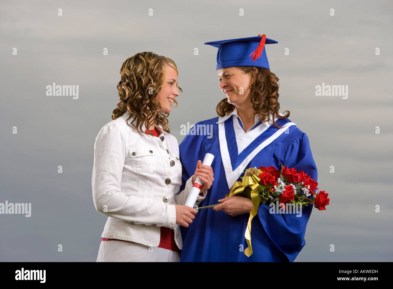 Mom graduate hi-res stock photography and images - Alamy