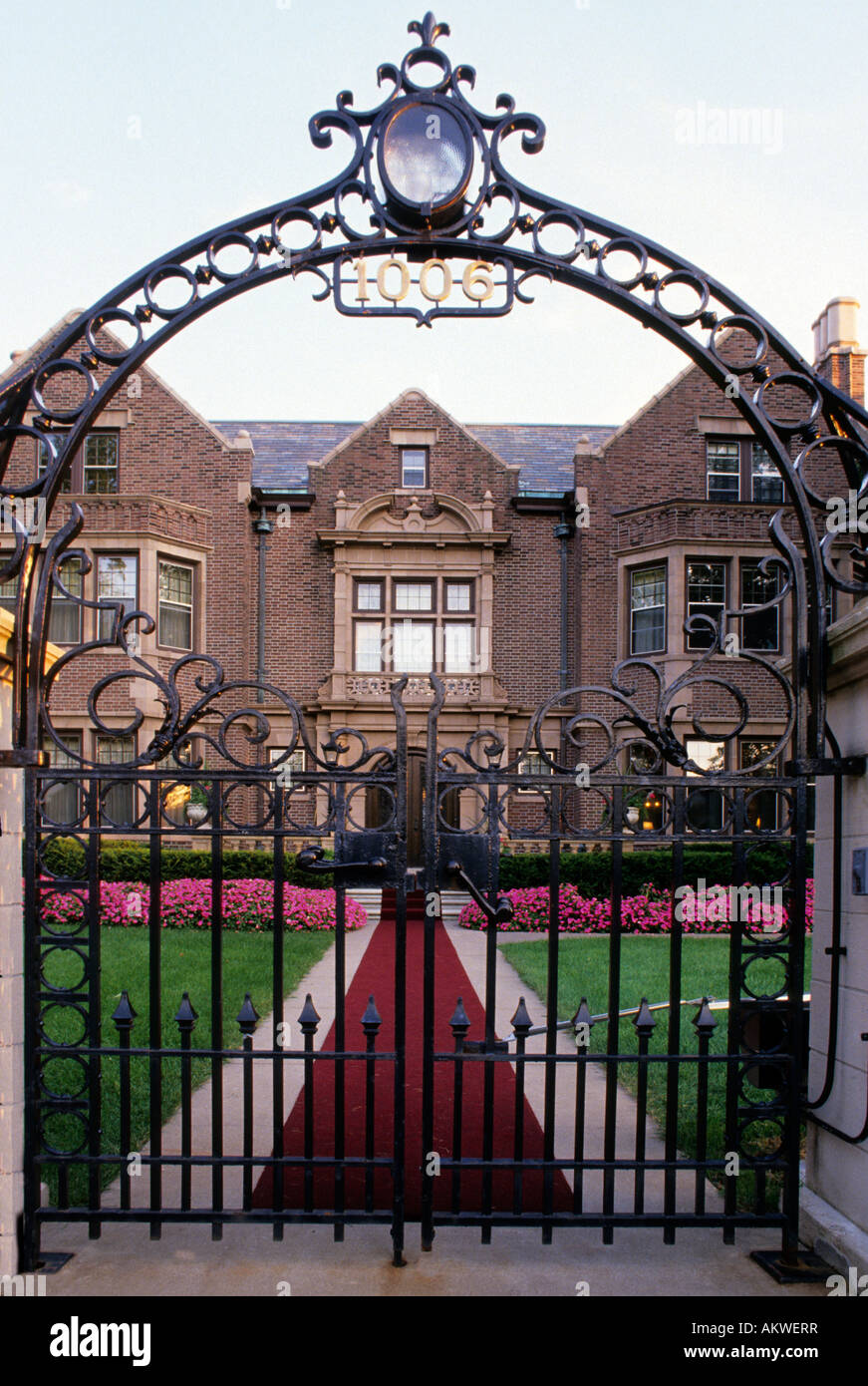 FRONT ENTRANCE TO GOVERNOR'S MANSION IN ST.PAUL, MINNESOTA ON HISTORIC ...