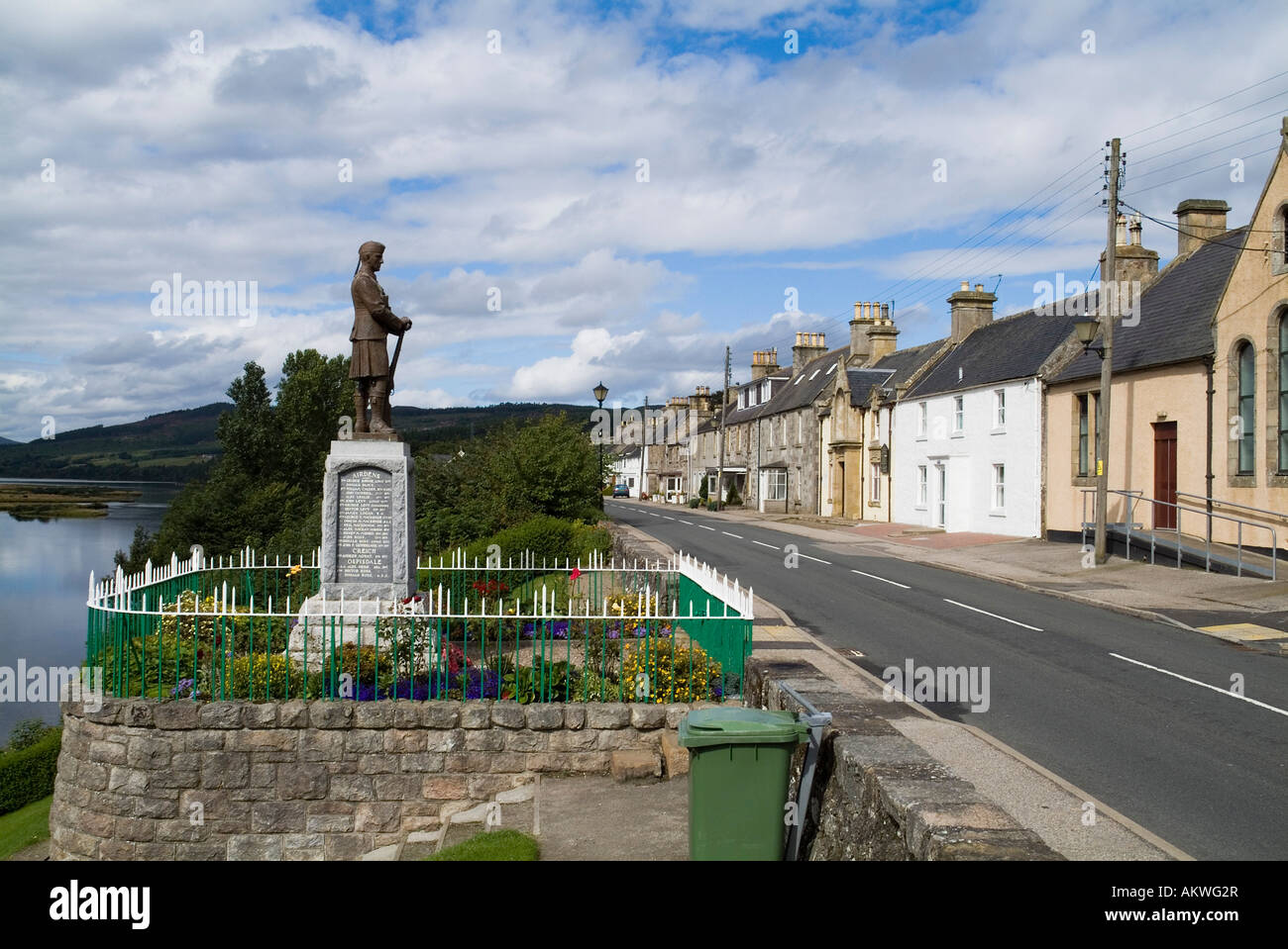 dh BONAR BRIDGE SUTHERLAND Scottish village war memorial and houses ...