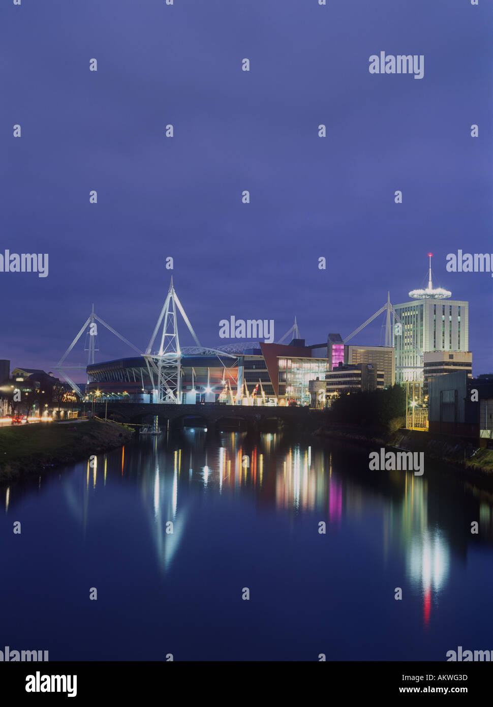 Cardiff city stadium night hi-res stock photography and images - Alamy