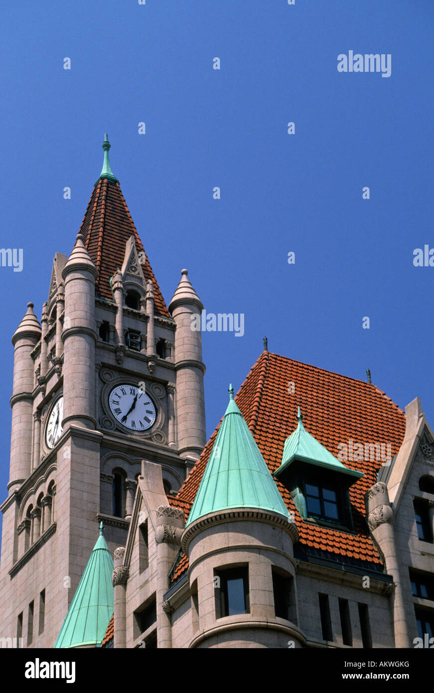 CLOCK TOWER OF HISTORIC 1894 LANDMARK CENTER IN DOWNTOWN ST.PAUL ...