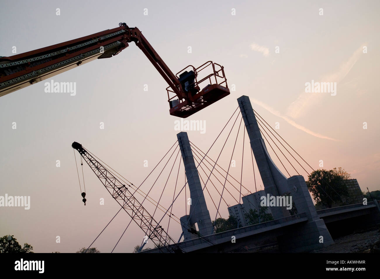 Lift working on bridge Stock Photo - Alamy