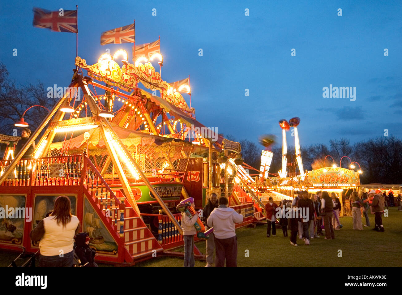 Steam funfair fairground at nightislington london england uk hi-res ...