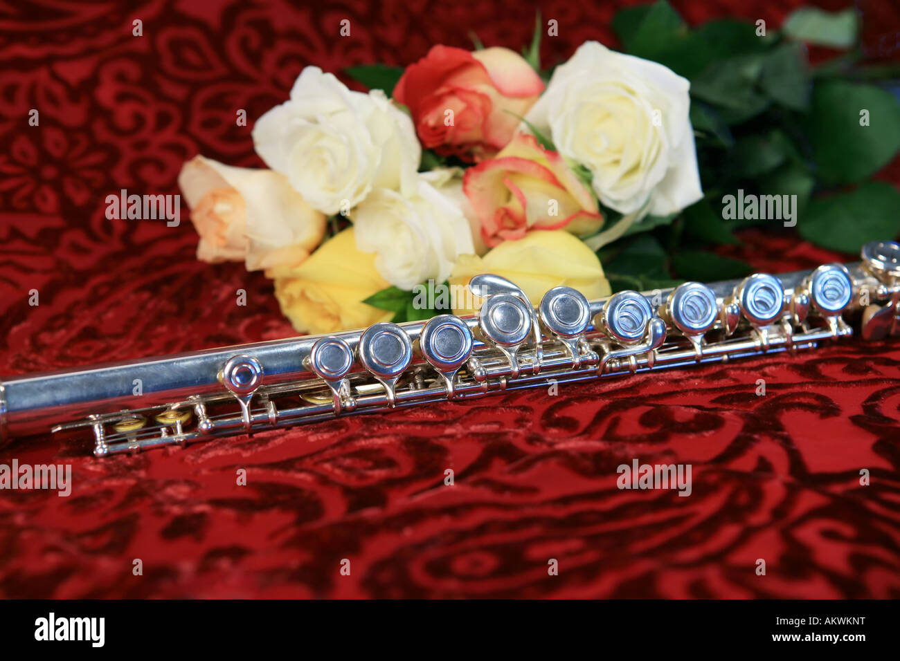 Flute flowers sheet music hi-res stock photography and images - Alamy