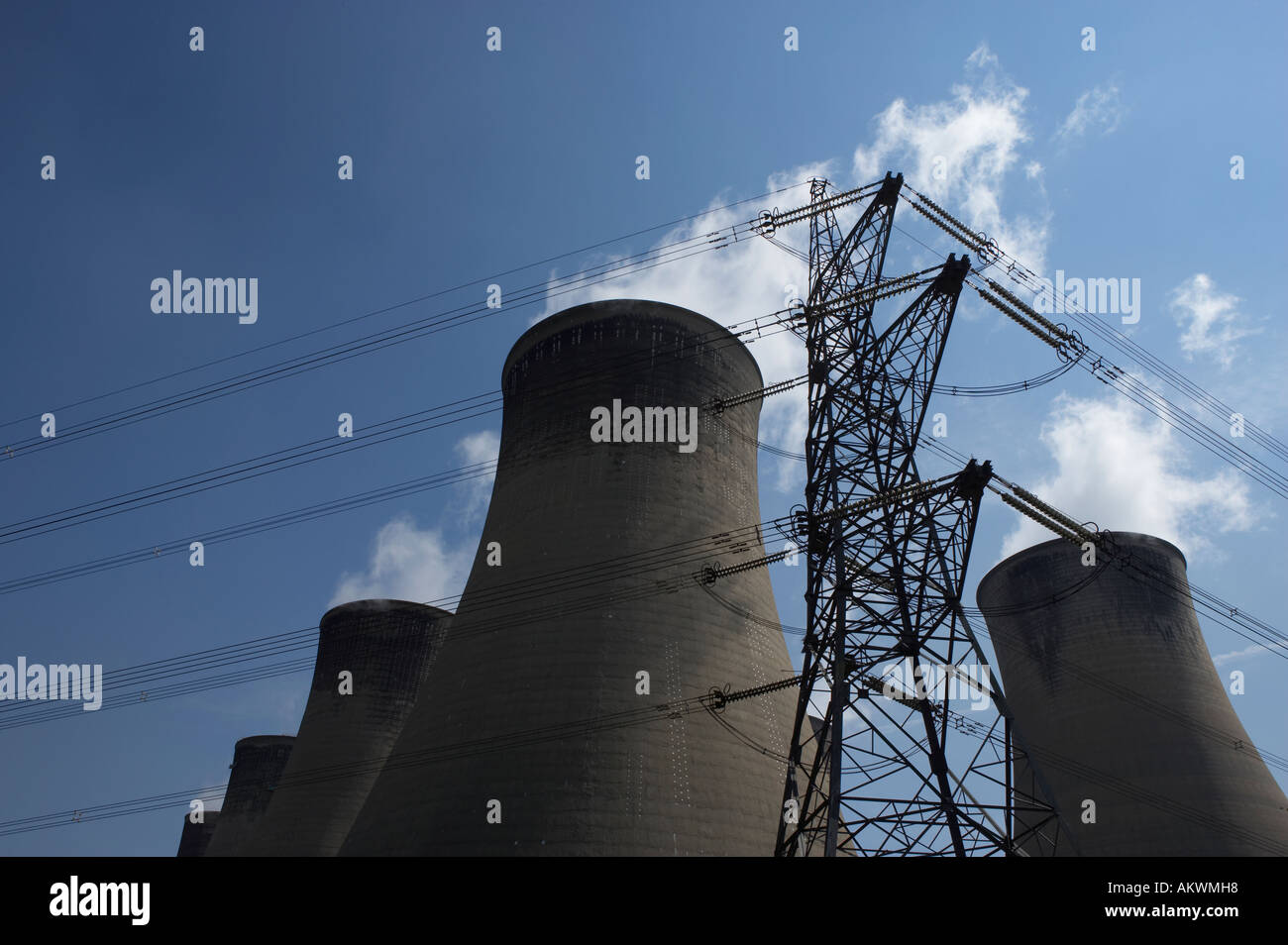 ELECTRICITY PYLON AND COOLING TOWERS EGGBOROUGH POWER STATION YORKSHIRE ...