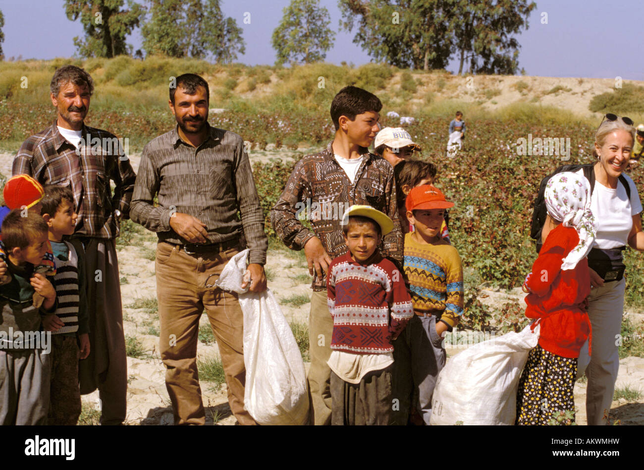 Asia, Middle East, Turkey. Kurdish cotton pickers Stock Photo - Alamy