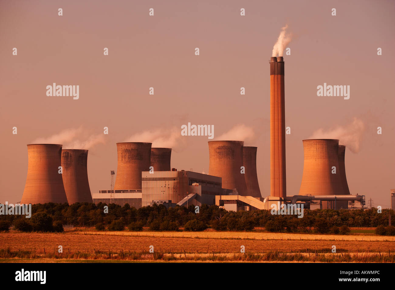 Electricity pylons eggborough power station hi-res stock photography ...