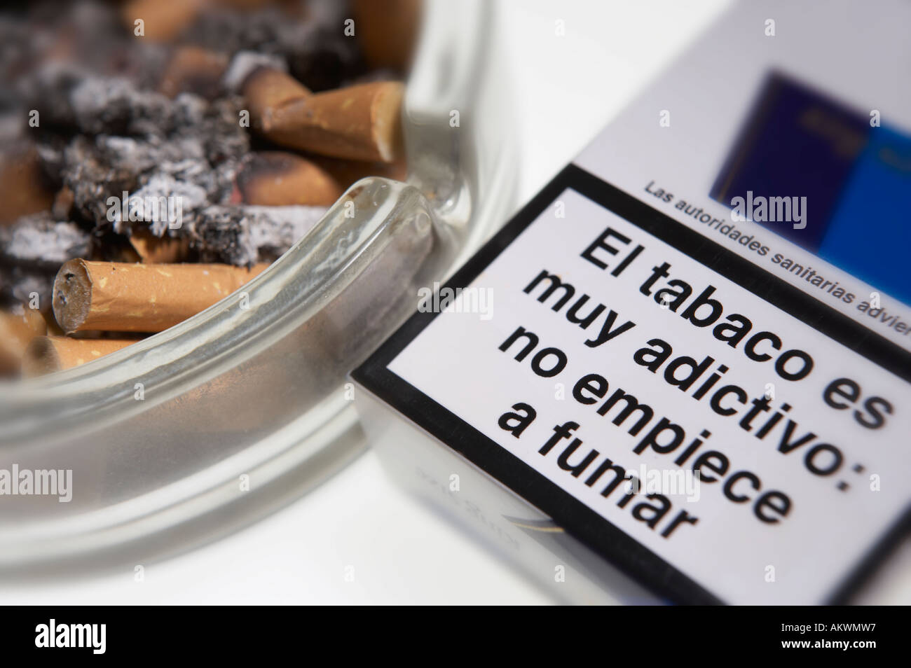 GLASS ASH TRAY AND CIGARETTE PACKET WITH SPANISH HEALTH WARNING Stock ...