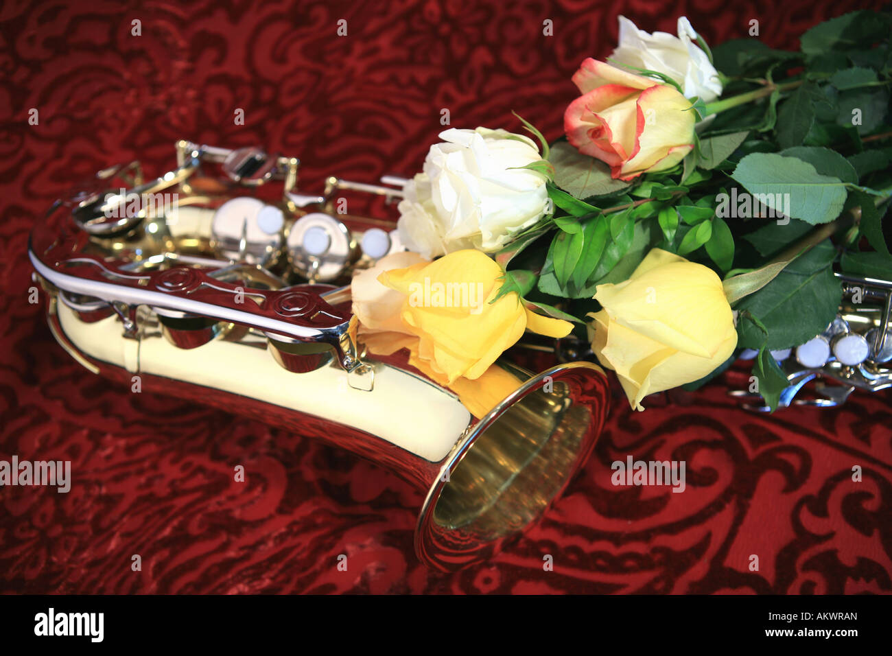 Red saxophone hi-res stock photography and images - Alamy