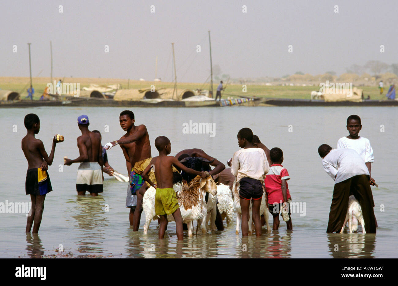 Mali family possessions hi-res stock photography and images - Alamy