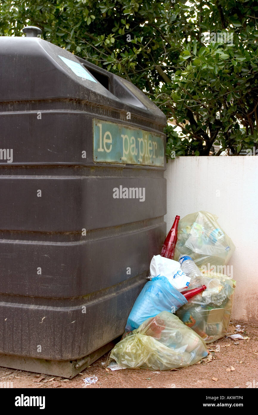 full bin in a street Stock Photo - Alamy