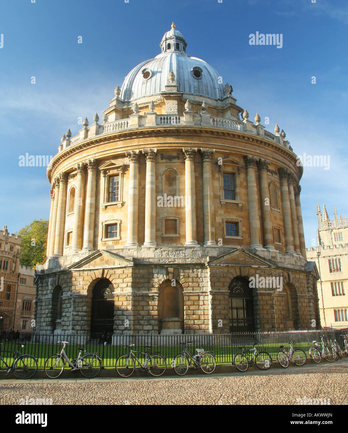 Radcliffe Camera in Radcliffe Square Oxford Part of the Bodleian ...