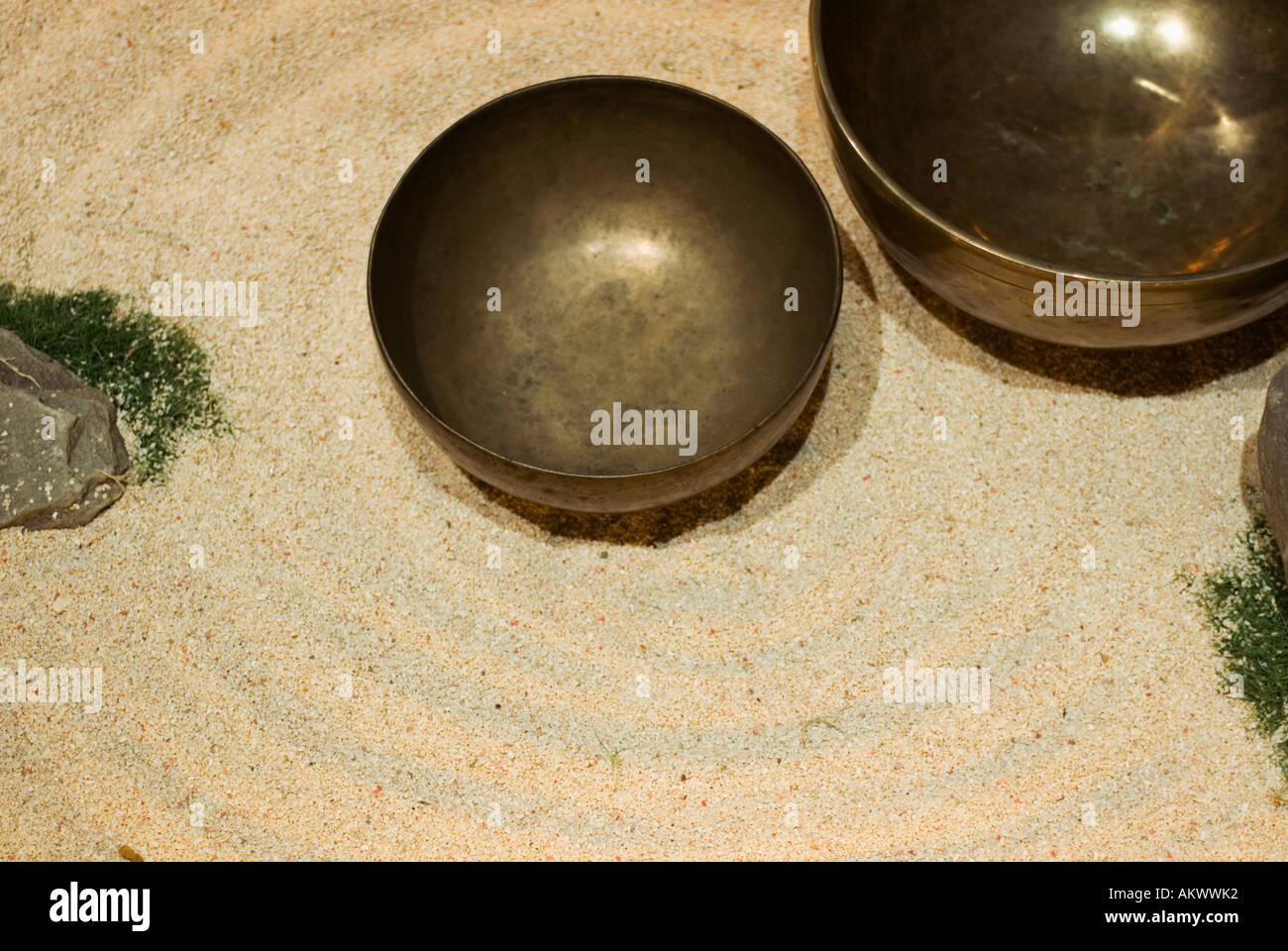 Japanese bowl zen buddhist hi-res stock photography and images - Alamy