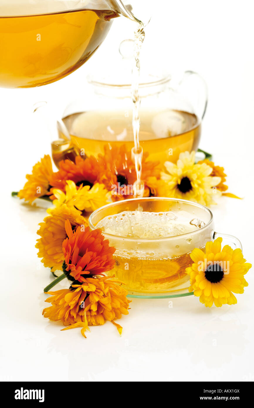 Tea poured cup on background hi-res stock photography and images - Alamy