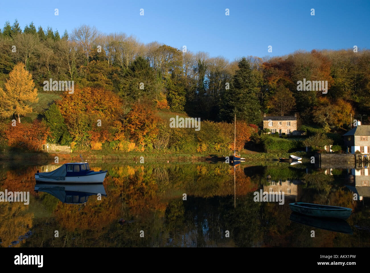 Lerryn boat river hi-res stock photography and images - Alamy