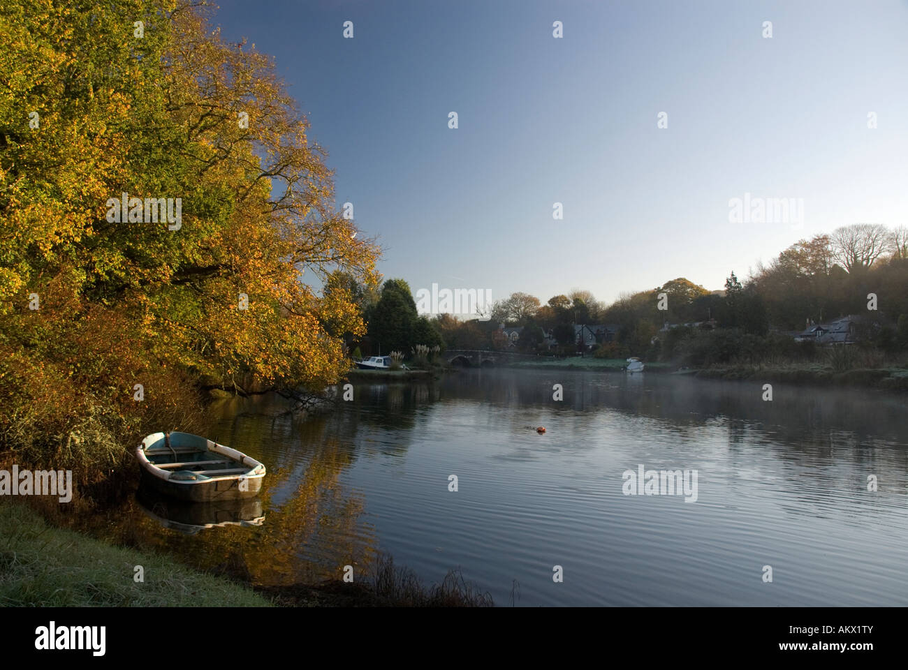 Moored rowing boat hi-res stock photography and images - Alamy
