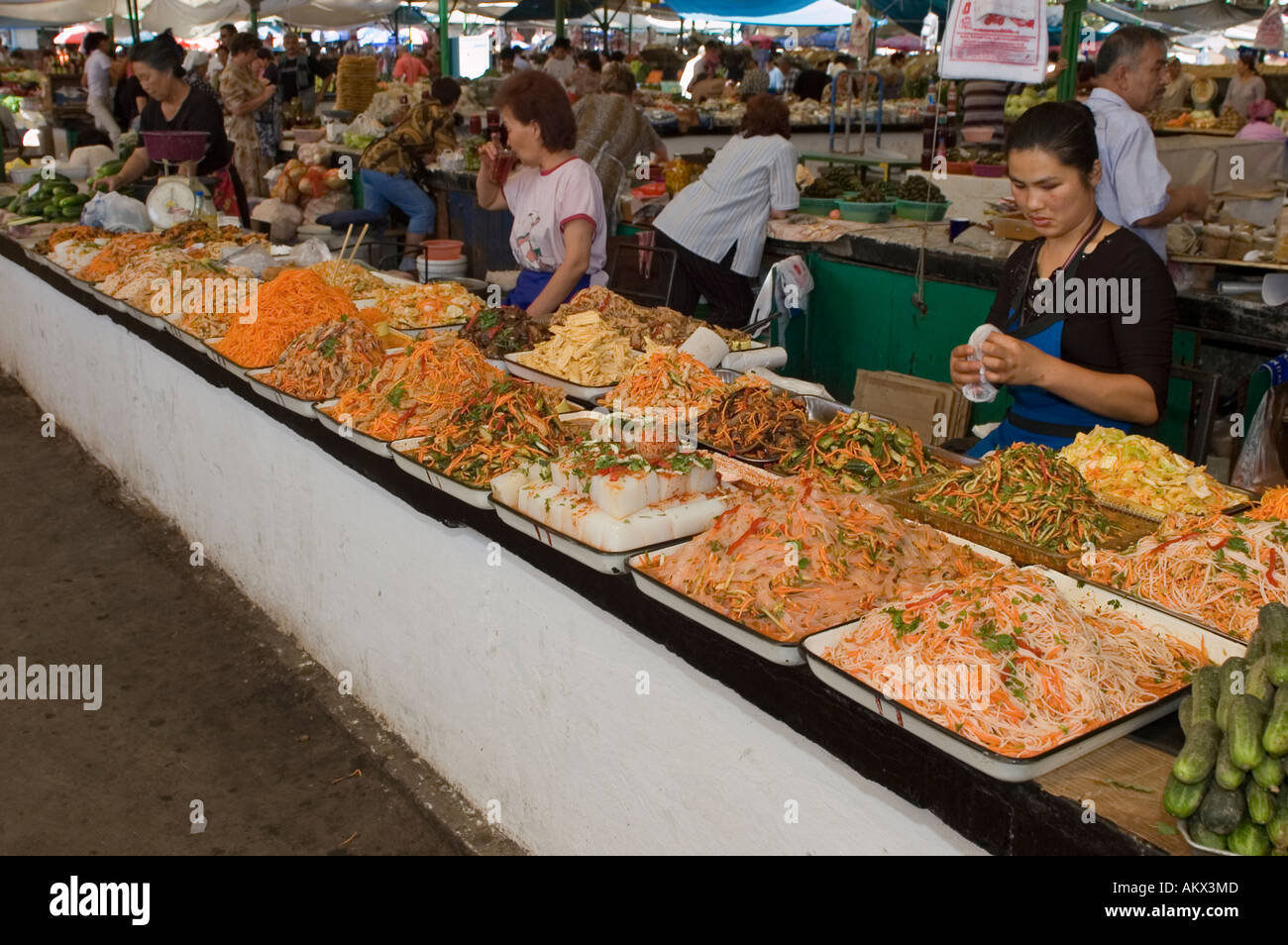 Merchandise booth hi-res stock photography and images - Alamy