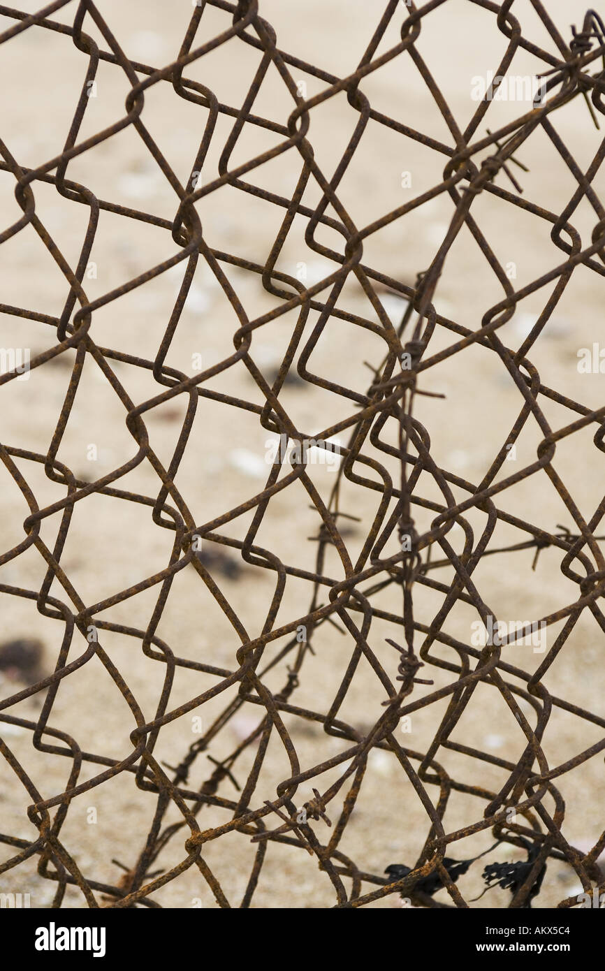 Interwoven wire hi-res stock photography and images - Alamy