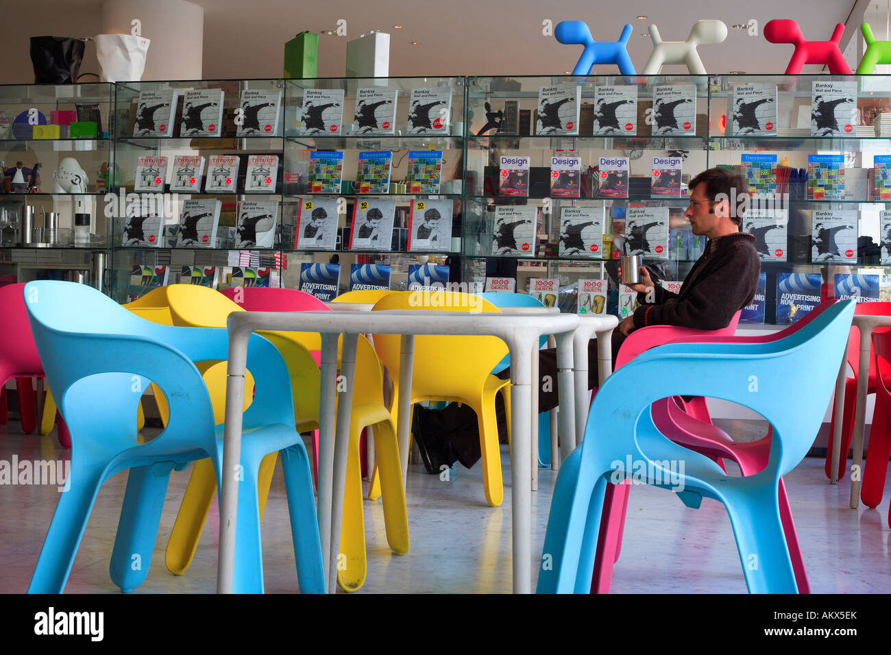 United Kingdom, London, Design Museum, cafeteria Stock Photo - Alamy